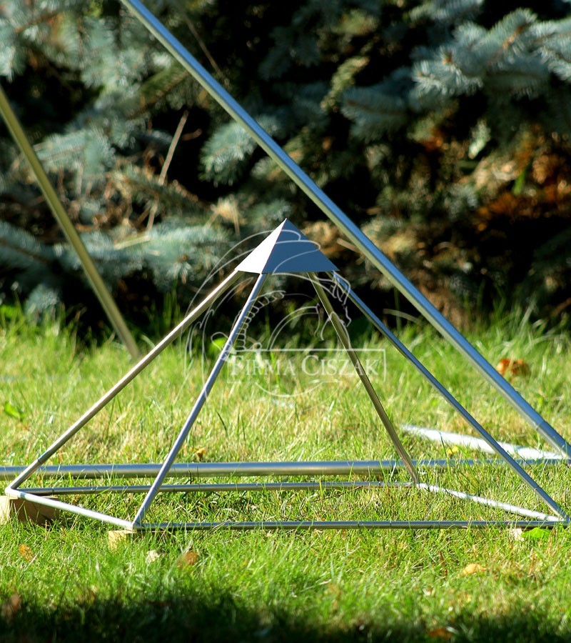 pyramid skeleton aluminum height 30cm ,painted